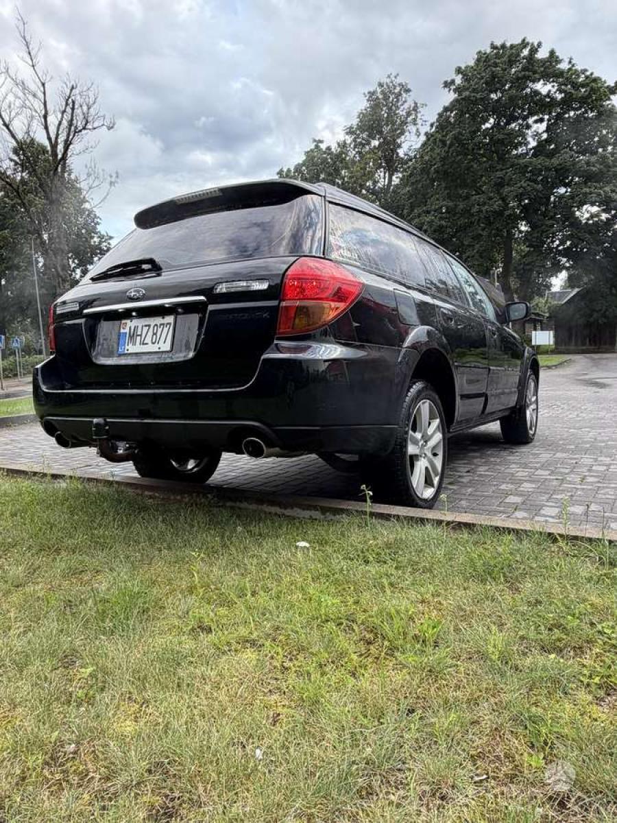 Melns Subaru Legacy 2004 Utena, ar dzinēja tilpumu 3.00 L un nobraukumu 330 tūkst. km par 3799 €, foto 13 vietnē AUTOMOTO.COM.LV