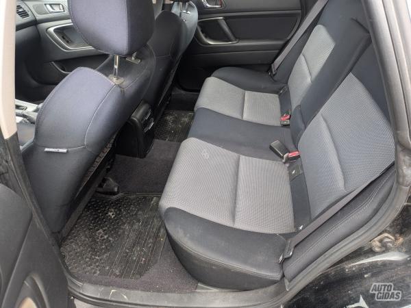 Melns Subaru Legacy 2005 Radviliškis, ar dzinēja tilpumu 2.50 L un nobraukumu 192 tūkst. km par 2000 €, foto 6 vietnē AUTOMOTO.COM.LV