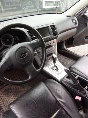 Melns Subaru Legacy 2005 Šauļi, ar dzinēja tilpumu 2.50 L un nobraukumu 123 tūkst. km par 1150 €, foto 3 vietnē AUTOMOTO.COM.LV