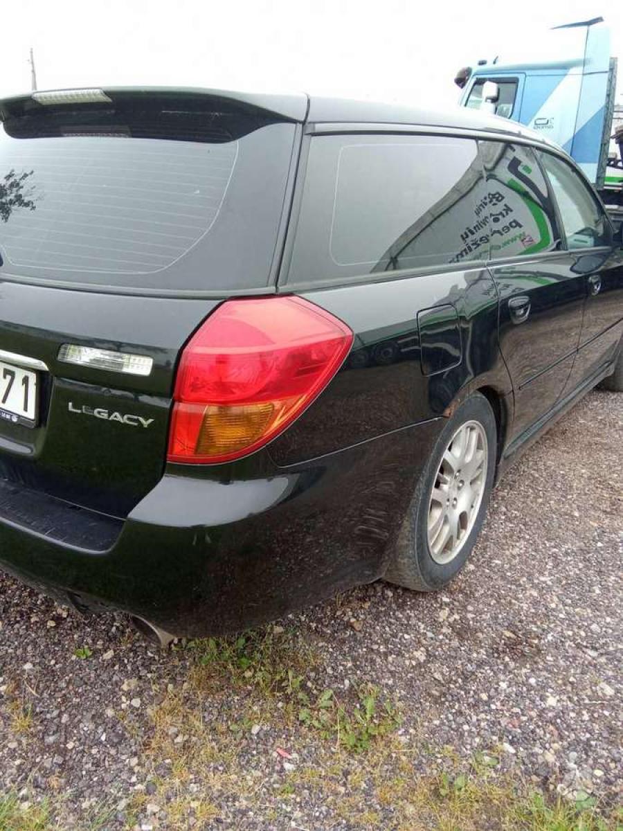 Melns Subaru Legacy 2005 Šauļi, ar dzinēja tilpumu 2.50 L un nobraukumu 123 tūkst. km par 1150 €, foto 7 vietnē AUTOMOTO.COM.LV