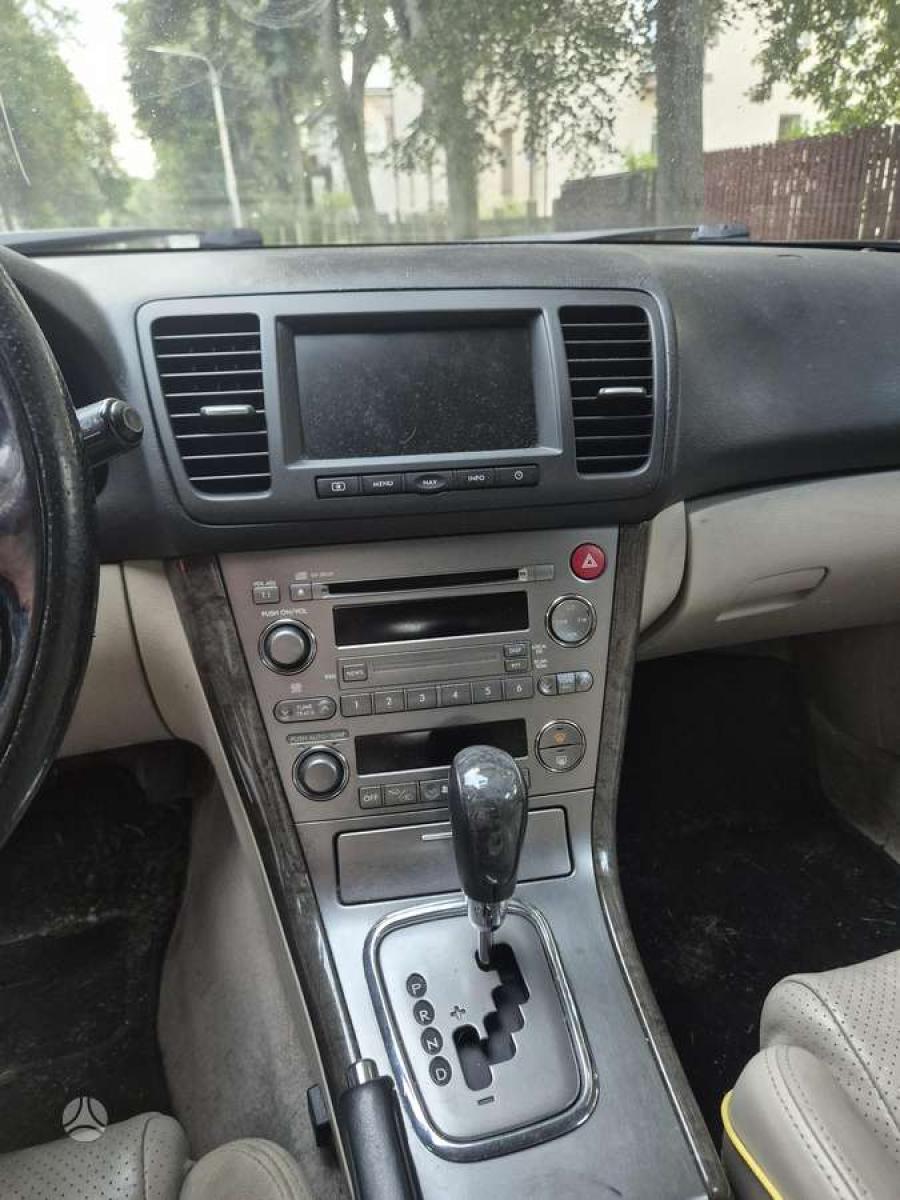 Black Subaru Legacy 2005 in Vilnius, with an engine capacity of 3.00 L and mileage of 312 thousand km for 2300 €, photo 5 on AUTOMOTO.COM.LV