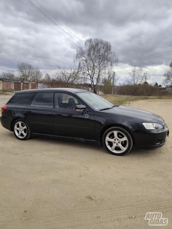 Black Subaru Legacy 2006 in Utena, with an engine capacity of 2.00 L and mileage of 260 thousand km for 2699 €, photo 6 on AUTOMOTO.COM.LV