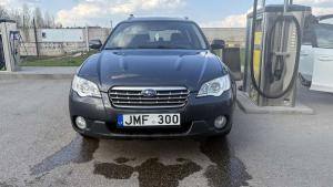 Melns Subaru Legacy 2007 Kauņa, ar dzinēja tilpumu 2.46 L un nobraukumu 323 tūkst. km par 1850 €, foto  vietnē AUTOMOTO.COM.LV