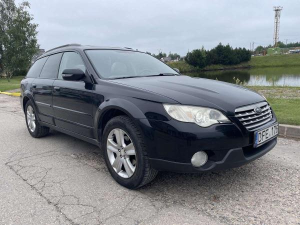 Black Subaru Legacy 2007 in Vilnius, with an engine capacity of 2.46 L and mileage of 192 thousand km for 2950 €, photo 2 on AUTOMOTO.COM.LV