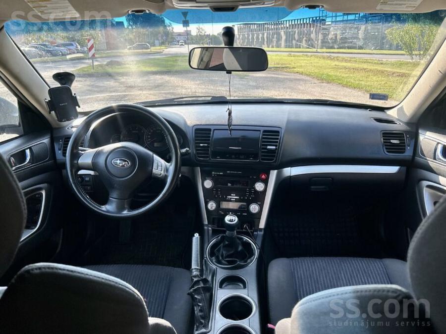 Melns Subaru Legacy 2008 Jēkabpils, ar dzinēja tilpumu 2.00 L un nobraukumu 270 tūkst. km par 950 €, foto 5 vietnē AUTOMOTO.COM.LV
