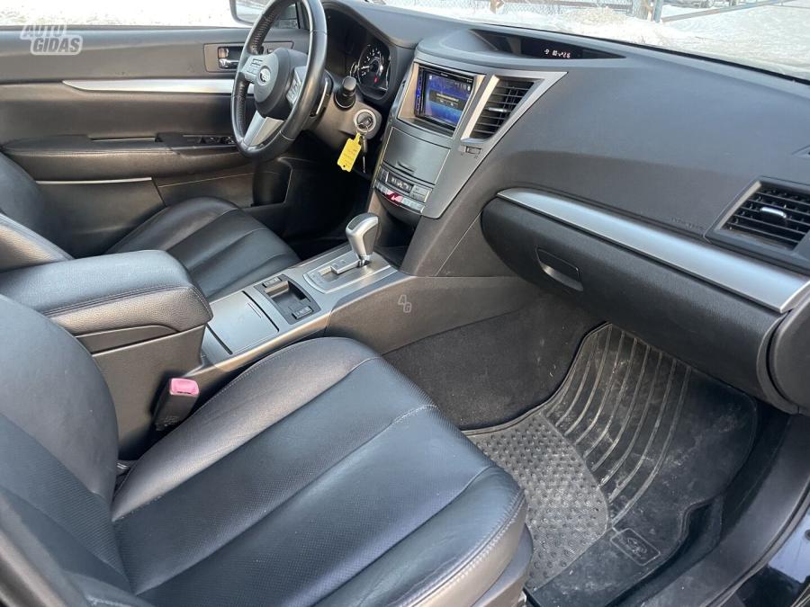 Black Subaru Legacy 2010 in Kaunas, with an engine capacity of 2.50 L and mileage of 230 thousand km for 3200 €, photo 21 on AUTOMOTO.COM.LV