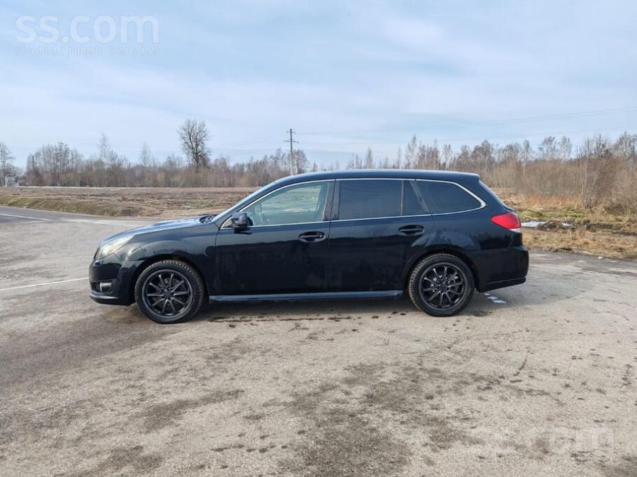 Melns Subaru Legacy 2010 Gulbene, ar dzinēja tilpumu 2.00 L un nobraukumu 243 tūkst. km par 3550 €, foto 1 vietnē AUTOMOTO.COM.LV