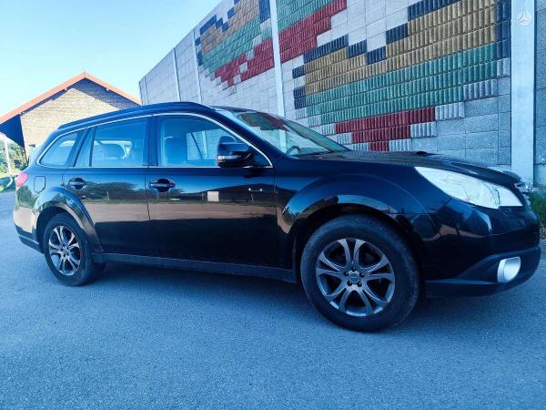 Melns Subaru Legacy 2010 Radviliškis, ar dzinēja tilpumu 2.00 L un nobraukumu 240 tūkst. km par 2300 €, foto 4 vietnē AUTOMOTO.COM.LV