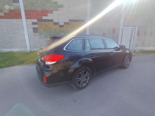 Melns Subaru Legacy 2010 Radviliškis, ar dzinēja tilpumu 2.00 L un nobraukumu 240 tūkst. km par 2300 €, foto 7 vietnē AUTOMOTO.COM.LV