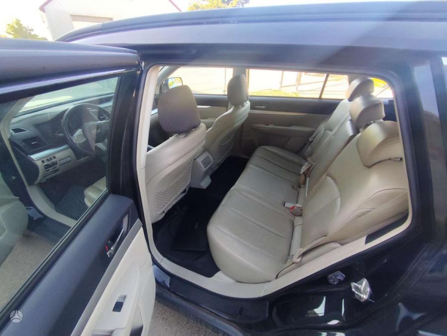 Black Subaru Legacy 2010 in Radviliskis, with an engine capacity of 2.00 L and mileage of 240 thousand km for 2300 €, photo 10 on AUTOMOTO.COM.LV