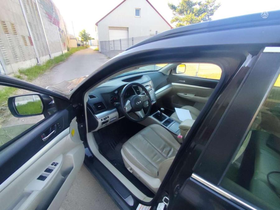 Black Subaru Legacy 2010 in Radviliskis, with an engine capacity of 2.00 L and mileage of 240 thousand km for 2300 €, photo 11 on AUTOMOTO.COM.LV