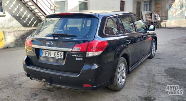 Black Subaru Legacy 2011 in Vilnius, with an engine capacity of 2.00 L and mileage of 250 thousand km for 1400 €, photo 3 on AUTOMOTO.COM.LV