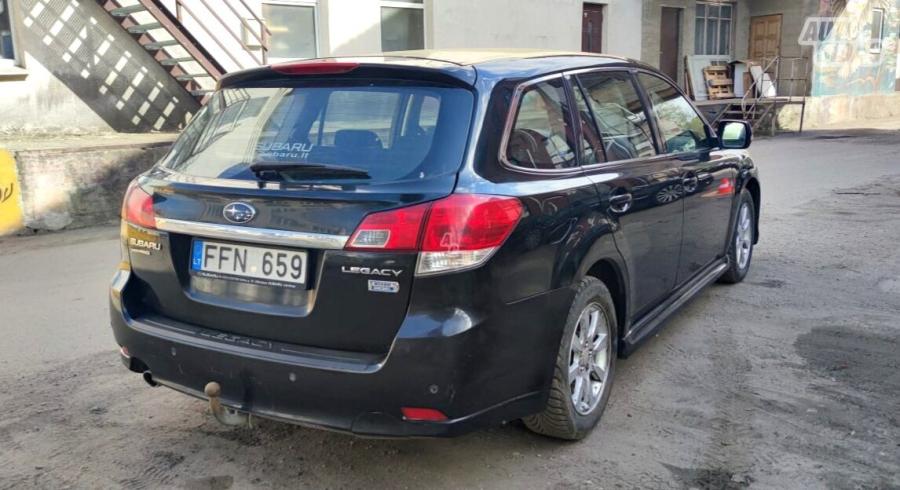 Black Subaru Legacy 2011 in Vilnius, with an engine capacity of 2.00 L and mileage of 250 thousand km for 1400 €, photo 3 on AUTOMOTO.COM.LV
