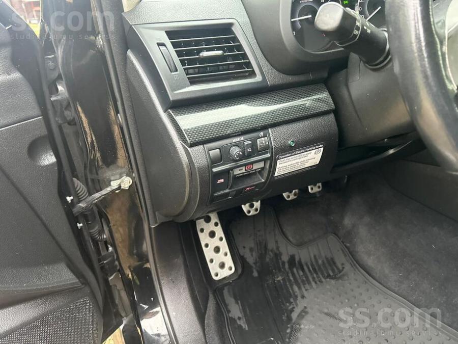 Melns Subaru Legacy 2011 Ludza, ar dzinēja tilpumu 2.00 L un nobraukumu 0 tūkst. km par 3300 €, foto 13 vietnē AUTOMOTO.COM.LV