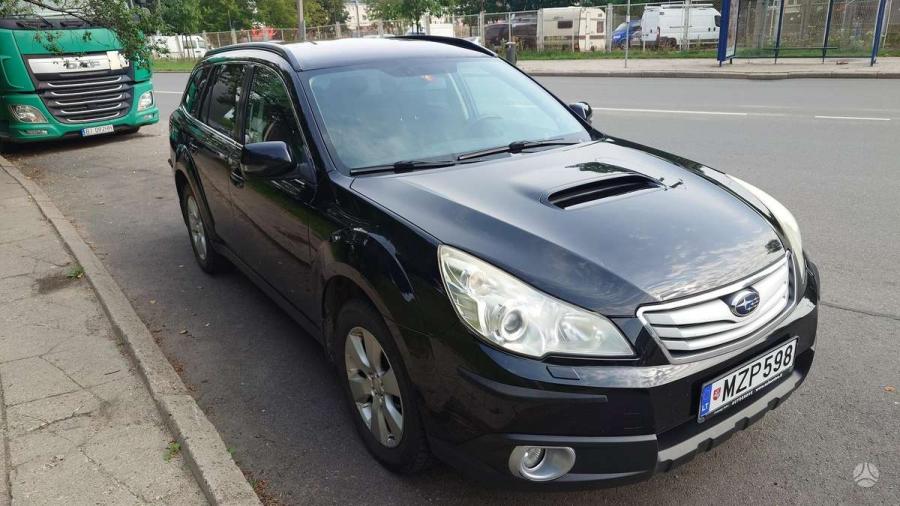Black Subaru Legacy 2011 in Vilnius, with an engine capacity of 0.00 L and mileage of 241 thousand km for 3390 €, photo 3 on AUTOMOTO.COM.LV