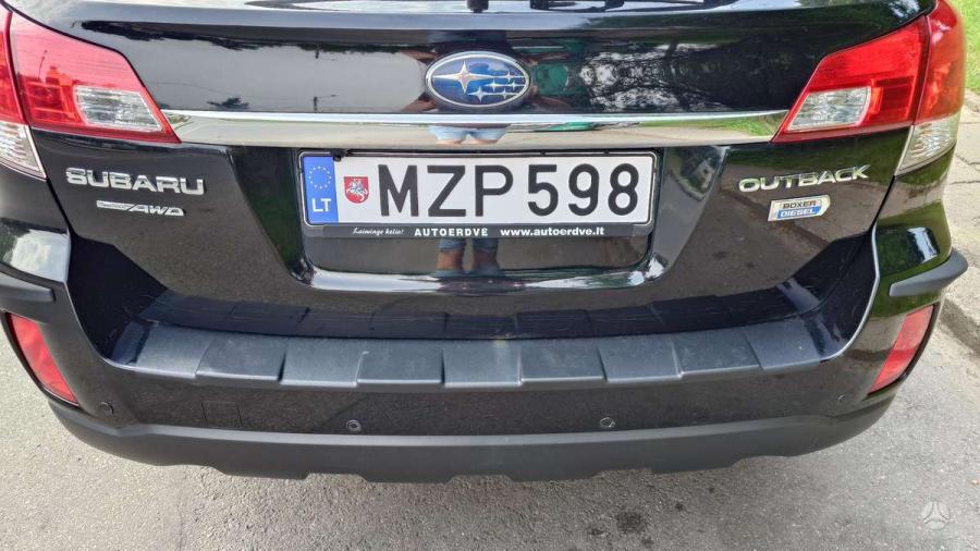 Black Subaru Legacy 2011 in Vilnius, with an engine capacity of 0.00 L and mileage of 241 thousand km for 3390 €, photo 5 on AUTOMOTO.COM.LV