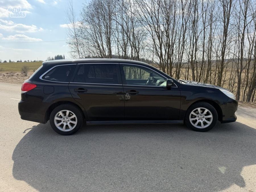 Black Subaru Legacy 2012 in Ignalina, with an engine capacity of 2.00 L and mileage of 250 thousand km for 3600 €, photo 6 on AUTOMOTO.COM.LV