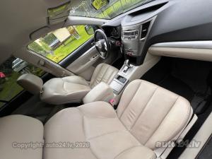 Black Subaru Legacy 2012 in Tallinn, with an engine capacity of 2.50 L and mileage of 178 thousand km for 4000 €, photo 7 on AUTOMOTO.COM.LV