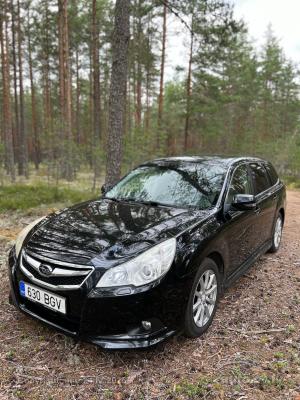 Black Subaru Legacy 2012 in Tallinn, with an engine capacity of 2.50 L and mileage of 178 thousand km for 4000 €, photo 8 on AUTOMOTO.COM.LV