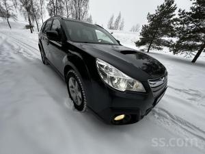 Melns Subaru Legacy 2014 Daugavpils, ar dzinēja tilpumu 2.00 L un nobraukumu 329 tūkst. km par 5000 €, foto 6 vietnē AUTOMOTO.COM.LV