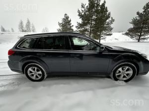 Melns Subaru Legacy 2014 Daugavpils, ar dzinēja tilpumu 2.00 L un nobraukumu 329 tūkst. km par 5000 €, foto 7 vietnē AUTOMOTO.COM.LV