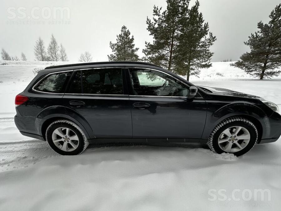 Melns Subaru Legacy 2014 Daugavpils, ar dzinēja tilpumu 2.00 L un nobraukumu 329 tūkst. km par 5000 €, foto 7 vietnē AUTOMOTO.COM.LV