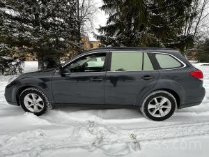 Melns Subaru Legacy 2014 Daugavpils, ar dzinēja tilpumu 2.00 L un nobraukumu 329 tūkst. km par 5000 €, foto 12 vietnē AUTOMOTO.COM.LV