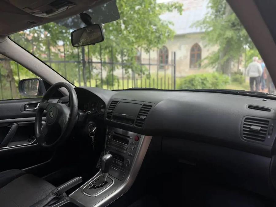 Blue Subaru Legacy 2005 in Cesis, with an engine capacity of 2.00 L and mileage of 387 thousand km for 1290 €, photo 12 on AUTOMOTO.COM.LV