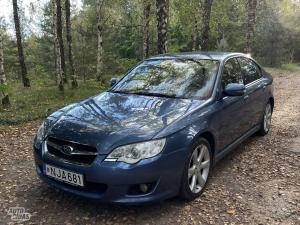 Zils Subaru Legacy 2007 Viļņa, ar dzinēja tilpumu 2.00 L un nobraukumu 128 tūkst. km par 2700 €, foto  vietnē AUTOMOTO.COM.LV