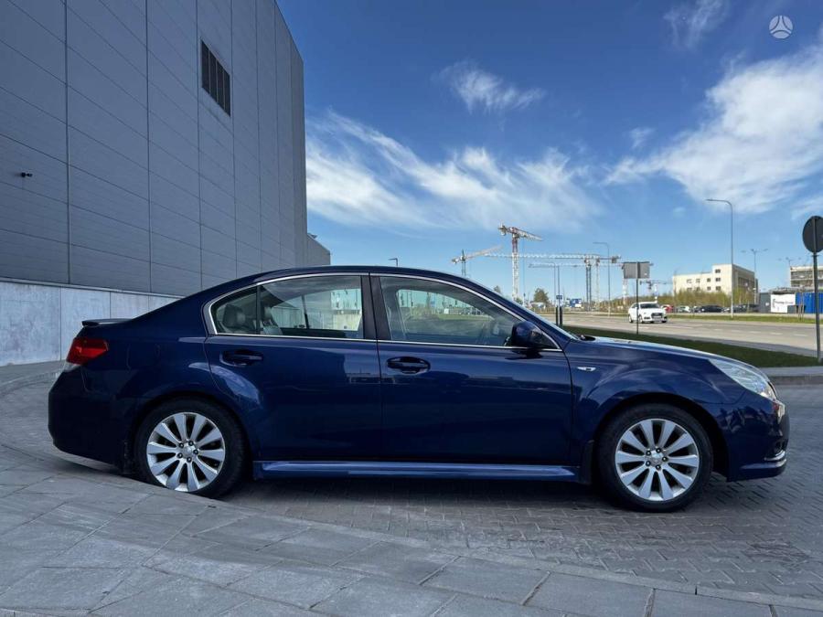 Blue Subaru Legacy 2010 in Vilnius, with an engine capacity of 3.63 L and mileage of 265 thousand km for 4200 €, photo 5 on AUTOMOTO.COM.LV