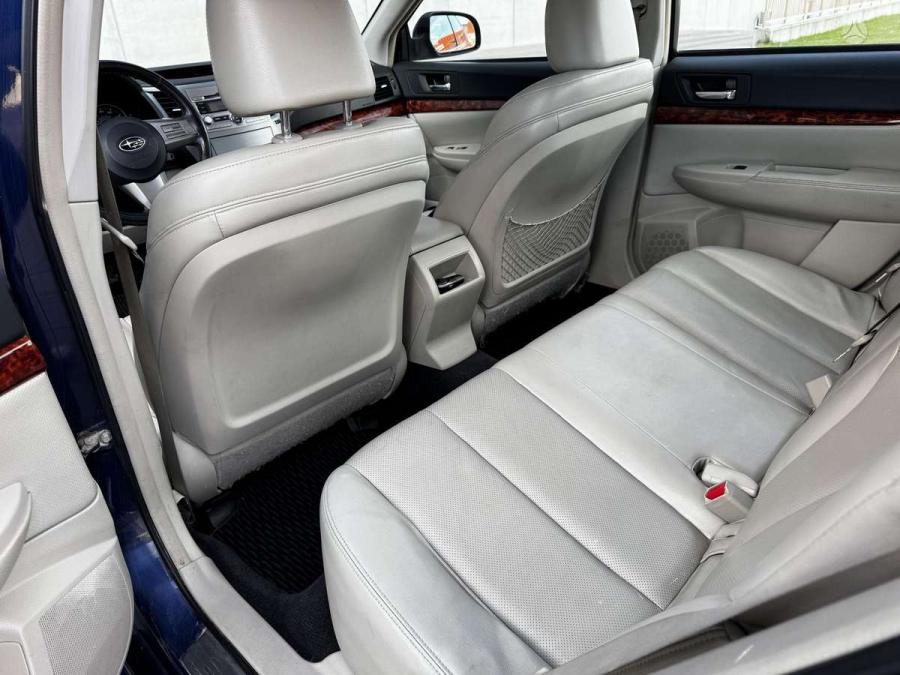 Blue Subaru Legacy 2010 in Vilnius, with an engine capacity of 3.63 L and mileage of 265 thousand km for 4200 €, photo 14 on AUTOMOTO.COM.LV