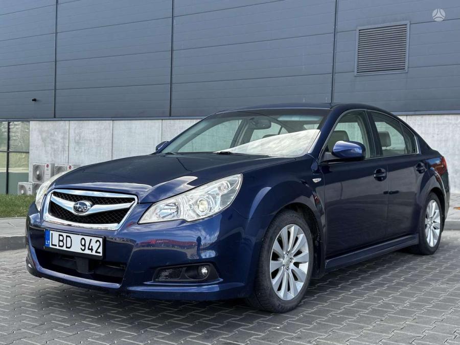Zils Subaru Legacy 2010 Viļņa, ar dzinēja tilpumu 3.63 L un nobraukumu 265 tūkst. km par 4100 €, foto 1 vietnē AUTOMOTO.COM.LV