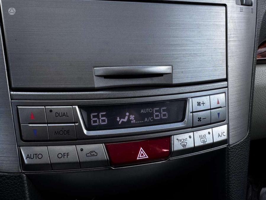 Zils Subaru Legacy 2010 Viļņa, ar dzinēja tilpumu 3.63 L un nobraukumu 265 tūkst. km par 4100 €, foto 25 vietnē AUTOMOTO.COM.LV