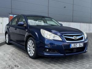 Zils Subaru Legacy 2010 Viļņa, ar dzinēja tilpumu 3.63 L un nobraukumu 265 tūkst. km par 3400 €, foto  vietnē AUTOMOTO.COM.LV