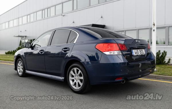 Zils Subaru Legacy 2011 Tallina, ar dzinēja tilpumu 2.00 L un nobraukumu 292 tūkst. km par 3499 €, foto 5 vietnē AUTOMOTO.COM.LV