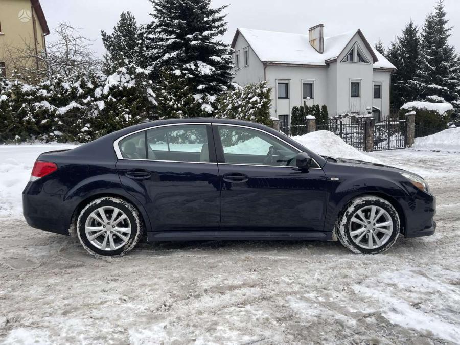 Zils Subaru Legacy 2012 Viļņa, ar dzinēja tilpumu 2.46 L un nobraukumu 170 tūkst. km par 3950 €, foto 12 vietnē AUTOMOTO.COM.LV