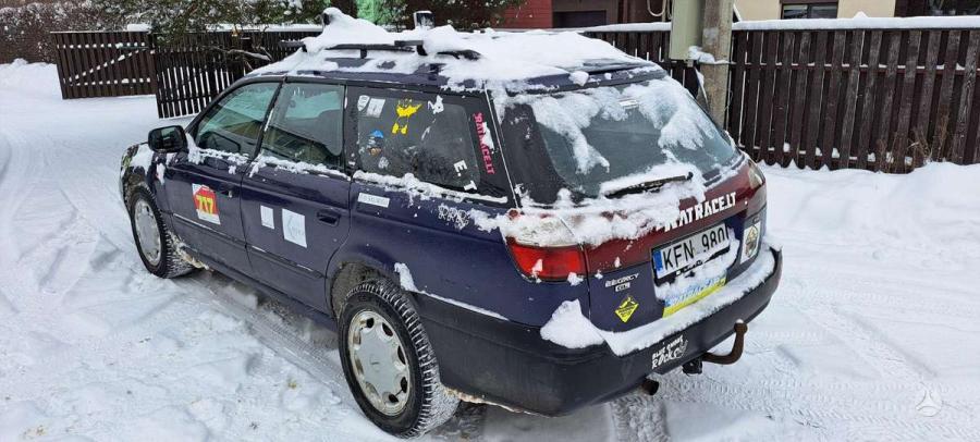 Blue Subaru Legacy 1999 in Vilnius, with an engine capacity of 1.99 L and mileage of 305 thousand km for 2000 €, photo 3 on AUTOMOTO.COM.LV