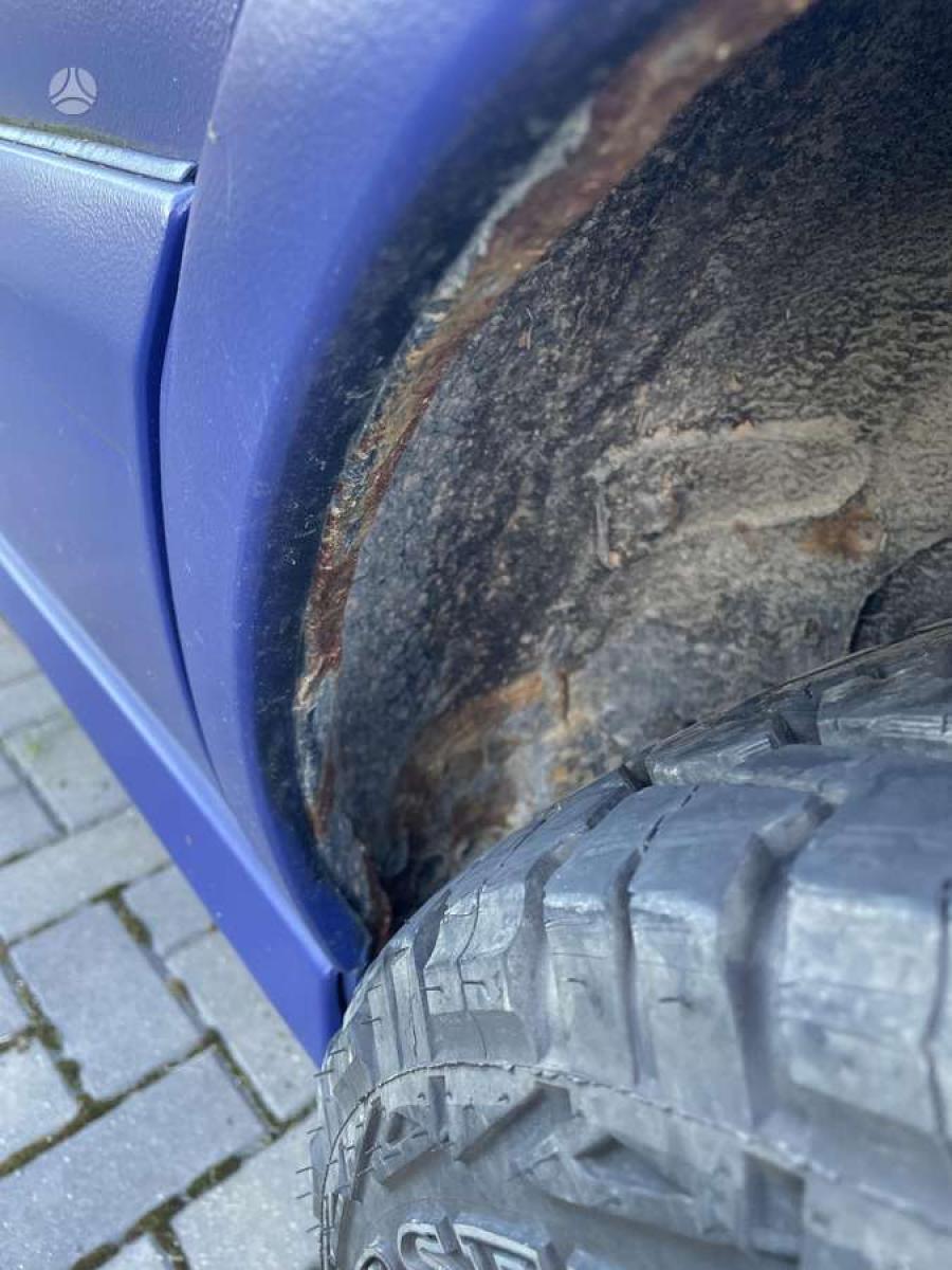 Zils Subaru Legacy 2000 Kauņa, ar dzinēja tilpumu 2.50 L un nobraukumu 350 tūkst. km par 1000 €, foto 9 vietnē AUTOMOTO.COM.LV