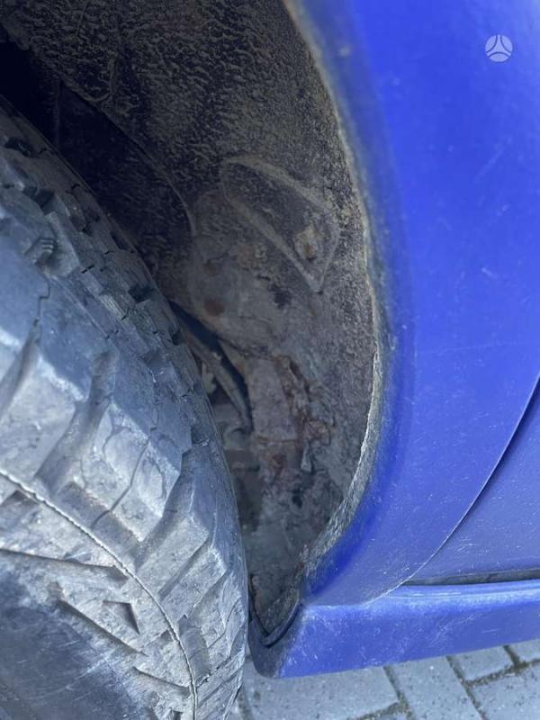 Zils Subaru Legacy 2000 Kauņa, ar dzinēja tilpumu 2.50 L un nobraukumu 350 tūkst. km par 1000 €, foto 10 vietnē AUTOMOTO.COM.LV