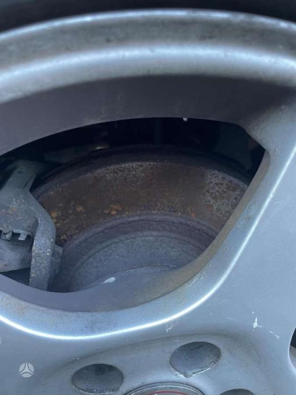 Zils Subaru Legacy 2000 Kauņa, ar dzinēja tilpumu 2.50 L un nobraukumu 350 tūkst. km par 1000 €, foto 11 vietnē AUTOMOTO.COM.LV