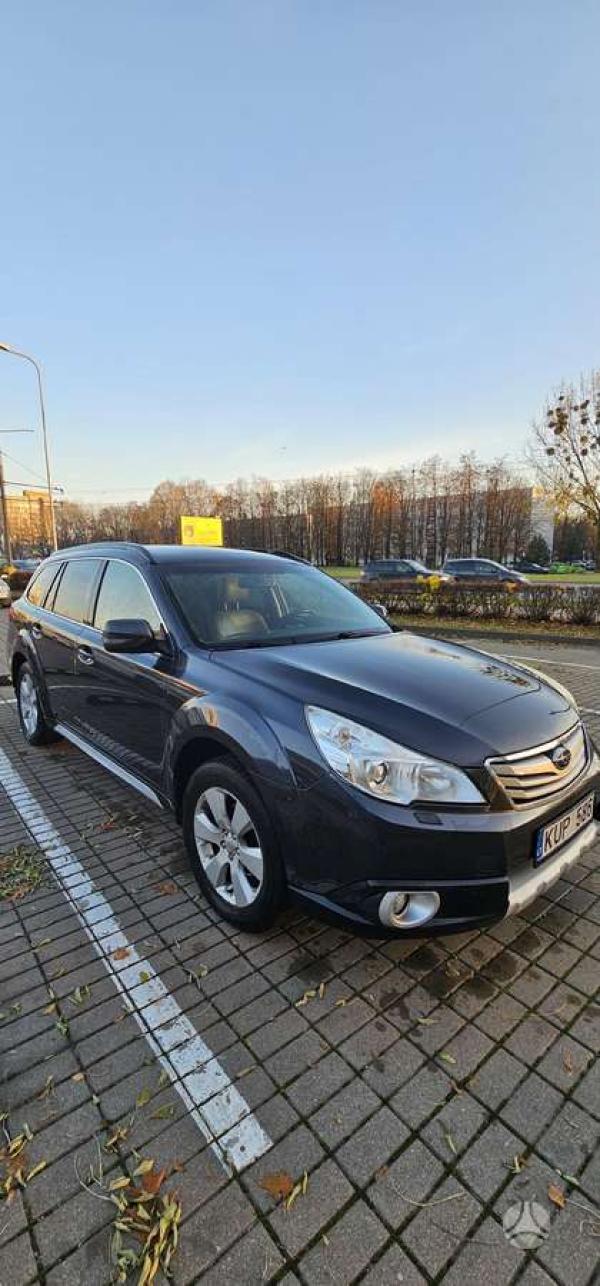 Blue Subaru Legacy 2010 in Kaunas, with an engine capacity of 2.50 L and mileage of 375 thousand km for 4600 €, photo 2 on AUTOMOTO.COM.LV