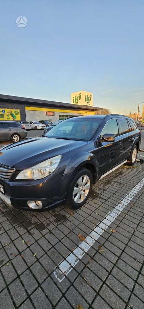 Blue Subaru Legacy 2010 in Kaunas, with an engine capacity of 2.50 L and mileage of 375 thousand km for 4600 €, photo 4 on AUTOMOTO.COM.LV