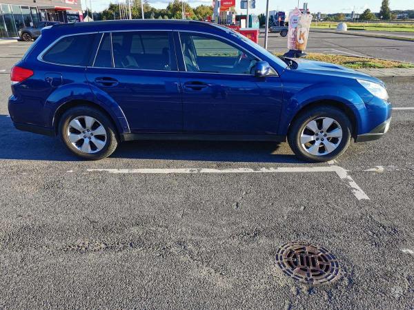 Blue Subaru Legacy 2010 in Kaunas, with an engine capacity of 2.00 L and mileage of 305 thousand km for 3200 €, photo 7 on AUTOMOTO.COM.LV
