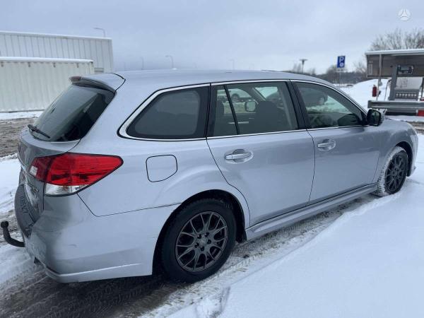 Blue Subaru Legacy 2012 in Vilnius, with an engine capacity of 0.00 L and mileage of 236 thousand km for 1250 €, photo 5 on AUTOMOTO.COM.LV