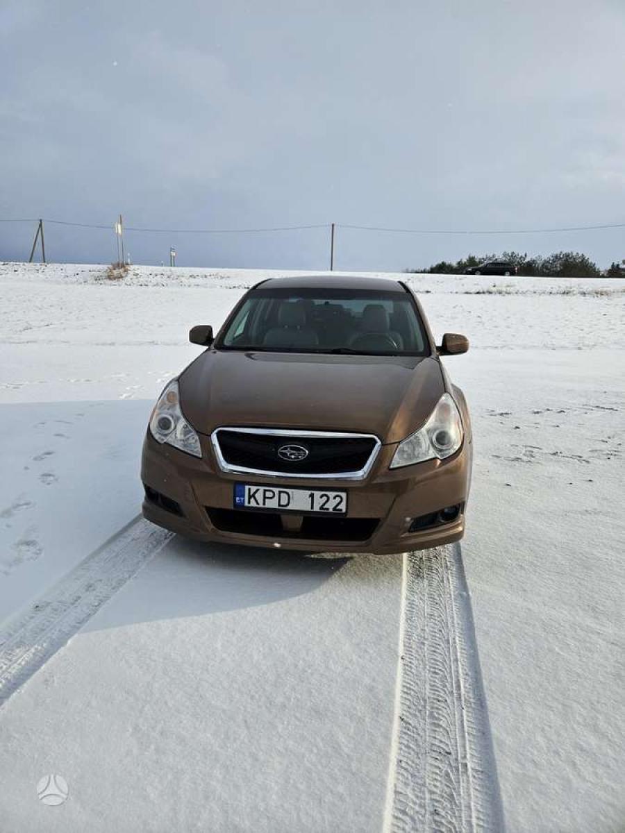 Brown Subaru Legacy 2011 in Kalvarija, with an engine capacity of 2.46 L and mileage of 278 thousand km for 4900 €, photo 3 on AUTOMOTO.COM.LV