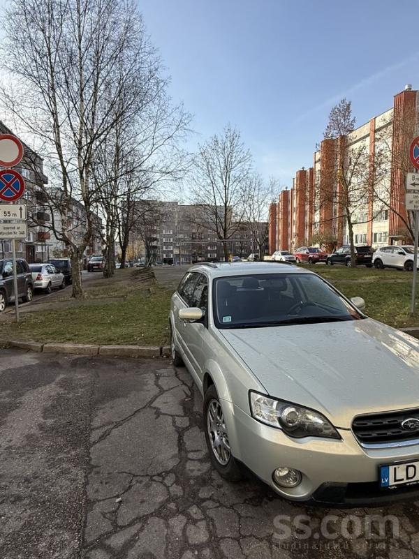 Brown Subaru Legacy 2006 in Daugavpils, with an engine capacity of 2.50 L and mileage of 300 thousand km for 3550 €, photo 6 on AUTOMOTO.COM.LV