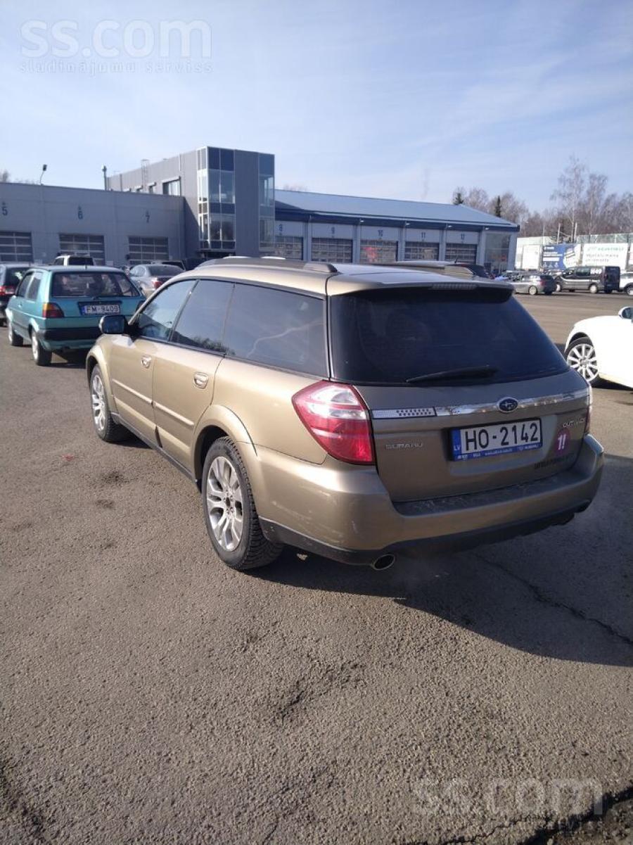 Brown Subaru Legacy 2009 in Riga, with an engine capacity of 3.00 L and mileage of 300 thousand km for 3450 €, photo 6 on AUTOMOTO.COM.LV