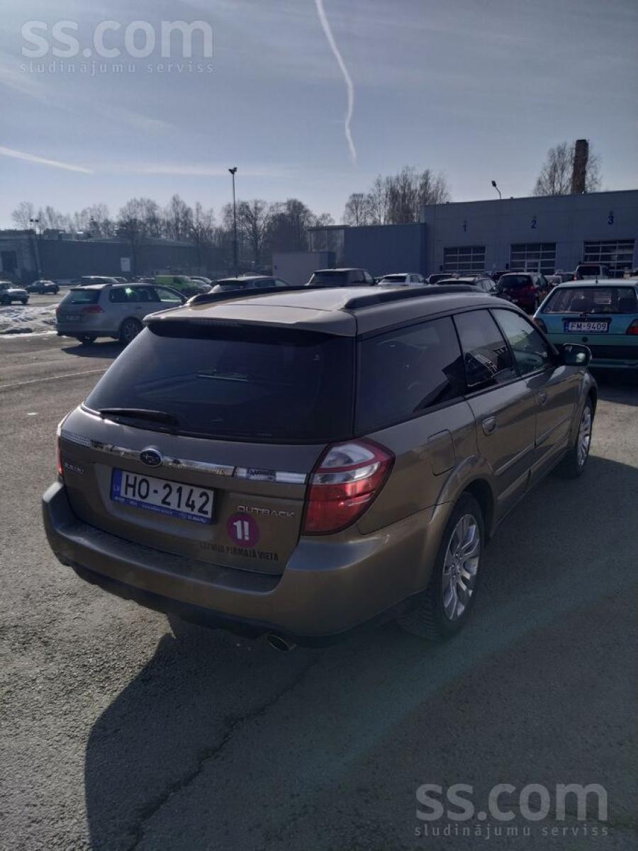 Brown Subaru Legacy 2009 in Riga, with an engine capacity of 3.00 L and mileage of 300 thousand km for 3450 €, photo 7 on AUTOMOTO.COM.LV