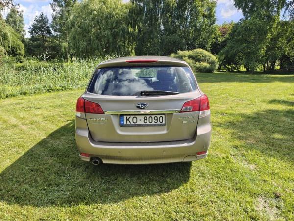 Brown Subaru Legacy 2013 in Tukums, with an engine capacity of 2.50 L and mileage of 261 thousand km for 4500 €, photo 3 on AUTOMOTO.COM.LV