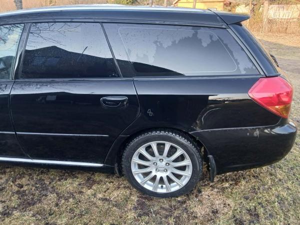 Subaru Legacy 2004 Viļņa, ar dzinēja tilpumu 3.00 L un nobraukumu 270 tūkst. km par 1500 €, foto 3 vietnē AUTOMOTO.COM.LV